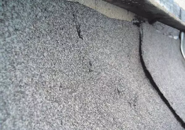 Дефект на мек покрив