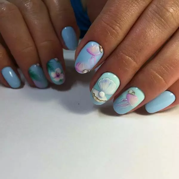 Manicure na shells