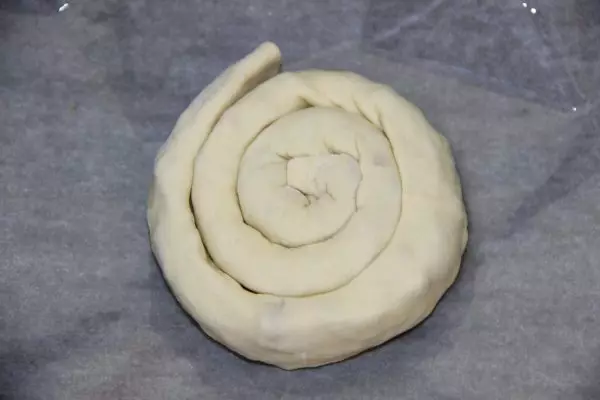 De vorming van spiraalvormige taart