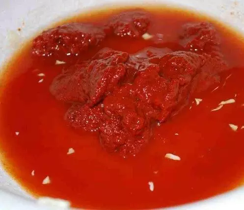 Paste tomato dengan kabus cecair