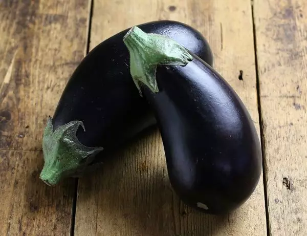 Eggplants ng hugis-peras form.