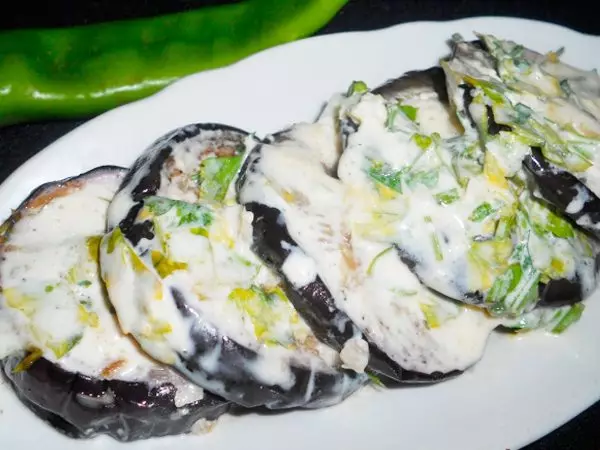 Eggplants sa sour cream sauce