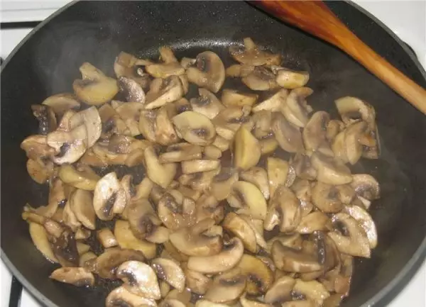 champignons roasted ໃນ skillet ໄດ້
