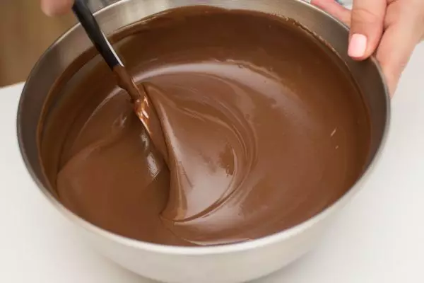 Afgewerkte chocoladeglazuur