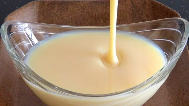 Mleko skondensowane w 15 minut w domu - jak zrobić skondensowane mleko z własnymi rękami