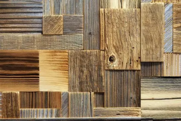 Panel kayu dalam gaya kekacauan