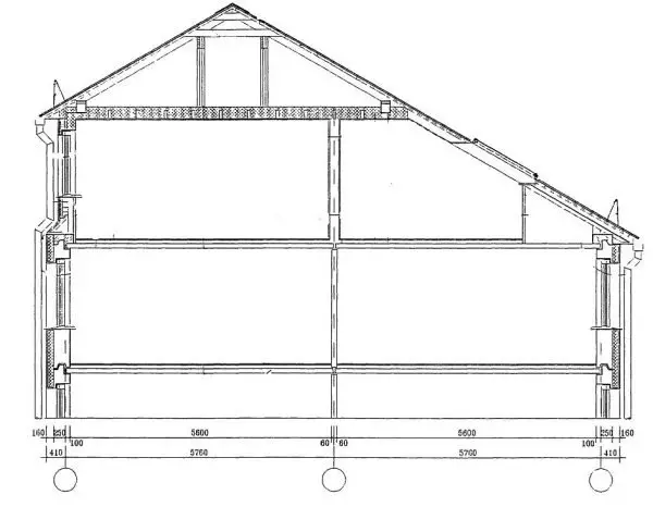 Цртеж асиметричен покрив зграда