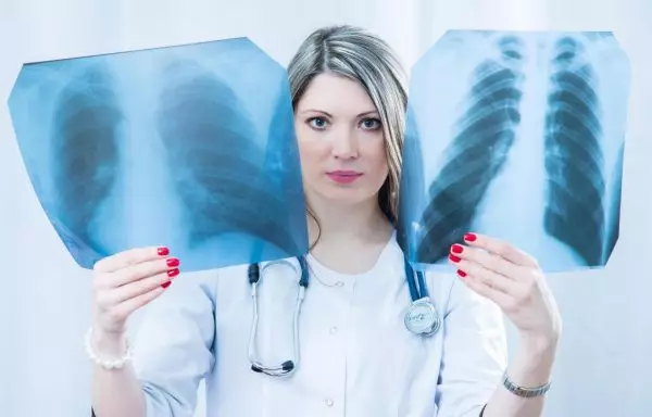 Doktor sa rendgenskim zrakama