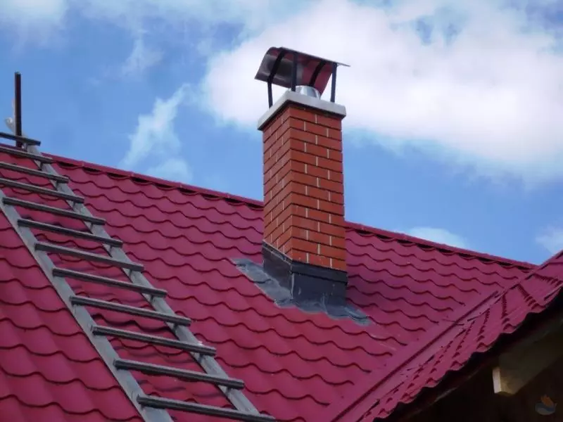 छताच्या रिजशी संबंधित चिमणीची उंची, गणना कशी करावी आणि ती कशी प्रभावित करते