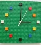 Uhr von Lego.
