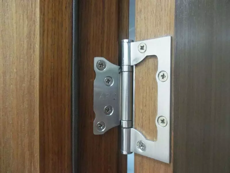 Loops Door Butterfly untuk Pintu Interior: Deskripsi, Fitur Desain, serta Cara Memasang