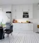 Estilo ng Scandinavian na may mga elemento ng vintage sa disenyo ng kitchen room
