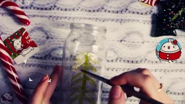 Rajz karácsonyfa egy üvegedényben
