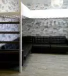 Version d'angle du grenier avec un canapé