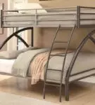 מיטת קומתיים מתכת