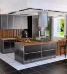 Lakoninė virtuvė aukštųjų technologijų stiliaus