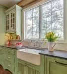 ملڪ جي انداز ۾ باورچی خانه ۾ سبز فرنيچر