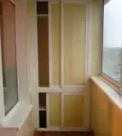 Вградена гардероба на балконот