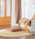 Rocking Chair in Home Interne Inverter