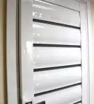 Lesklé plastové dveře bílé