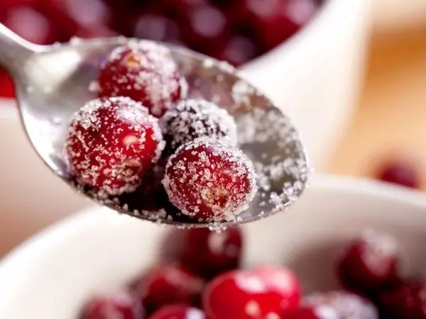 蔓越莓吻不仅可以是一个全倒成的菜肴，也可以是药物