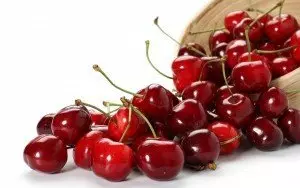 Si për të përgatitur manaferrat e ngrirë Sweets: Recipes Cranberry, rrush pa fara, qershi (me video) 73_8