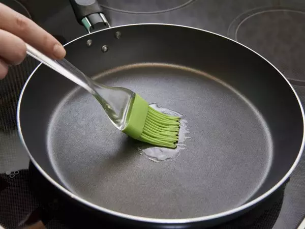 Lubrication Oiri Frying Pan