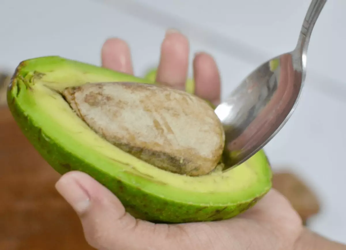 হাড় avocado অপসারণ