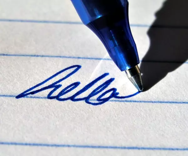 ג 'ל עט כותב "שלום"