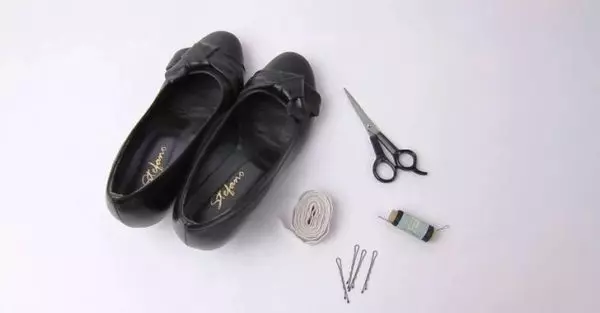 Black shoes, gum, scissors, needles, invisible