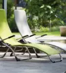 Sun Loungers koos kevadel iste