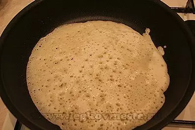 Fry pancakes on kefir