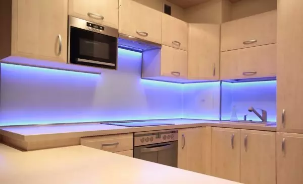 Podświetlenie pod szafkami słuchawkowymi kuchennymi