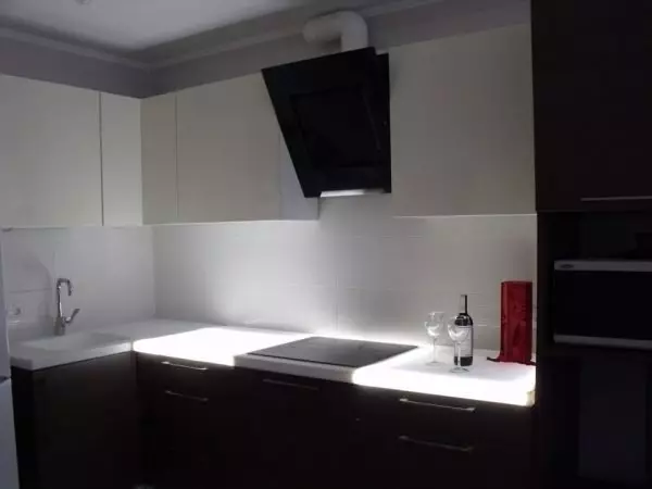 Apgaismojuma countertops virtuvē