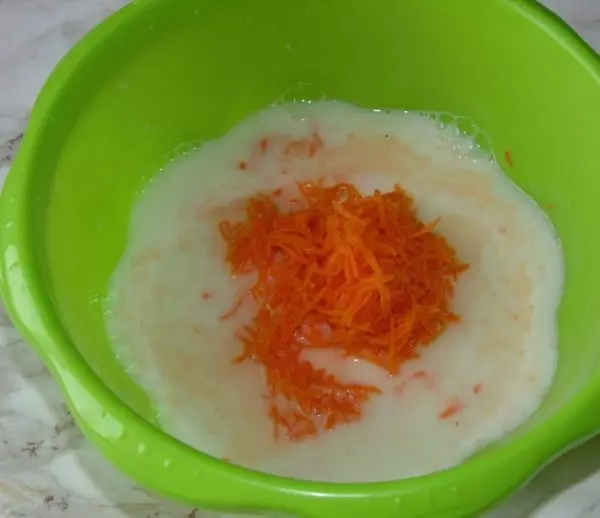 Carrot ma susu i le lanumeamata palasitika pusa