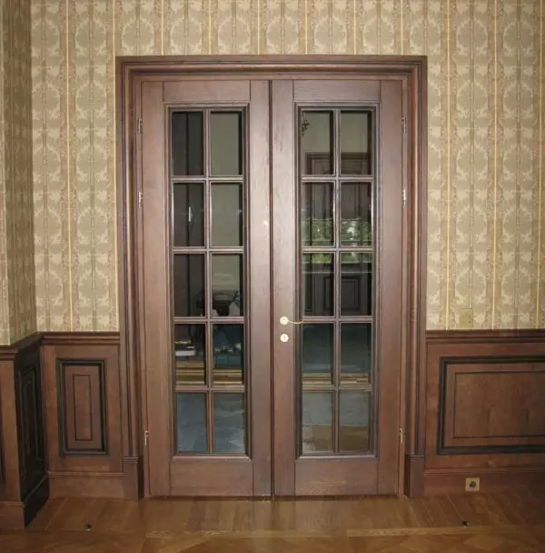 Διπλή πόρτα ενός πίνακα με γυαλί