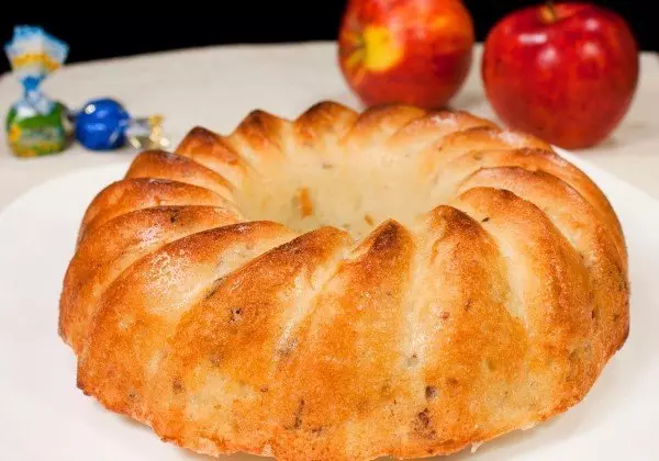 Рецепт за класичну свађу са јабукама у рерни, произвођач хлеба итд. + Пхото и видео