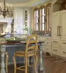 Küche in stilvoller Provence